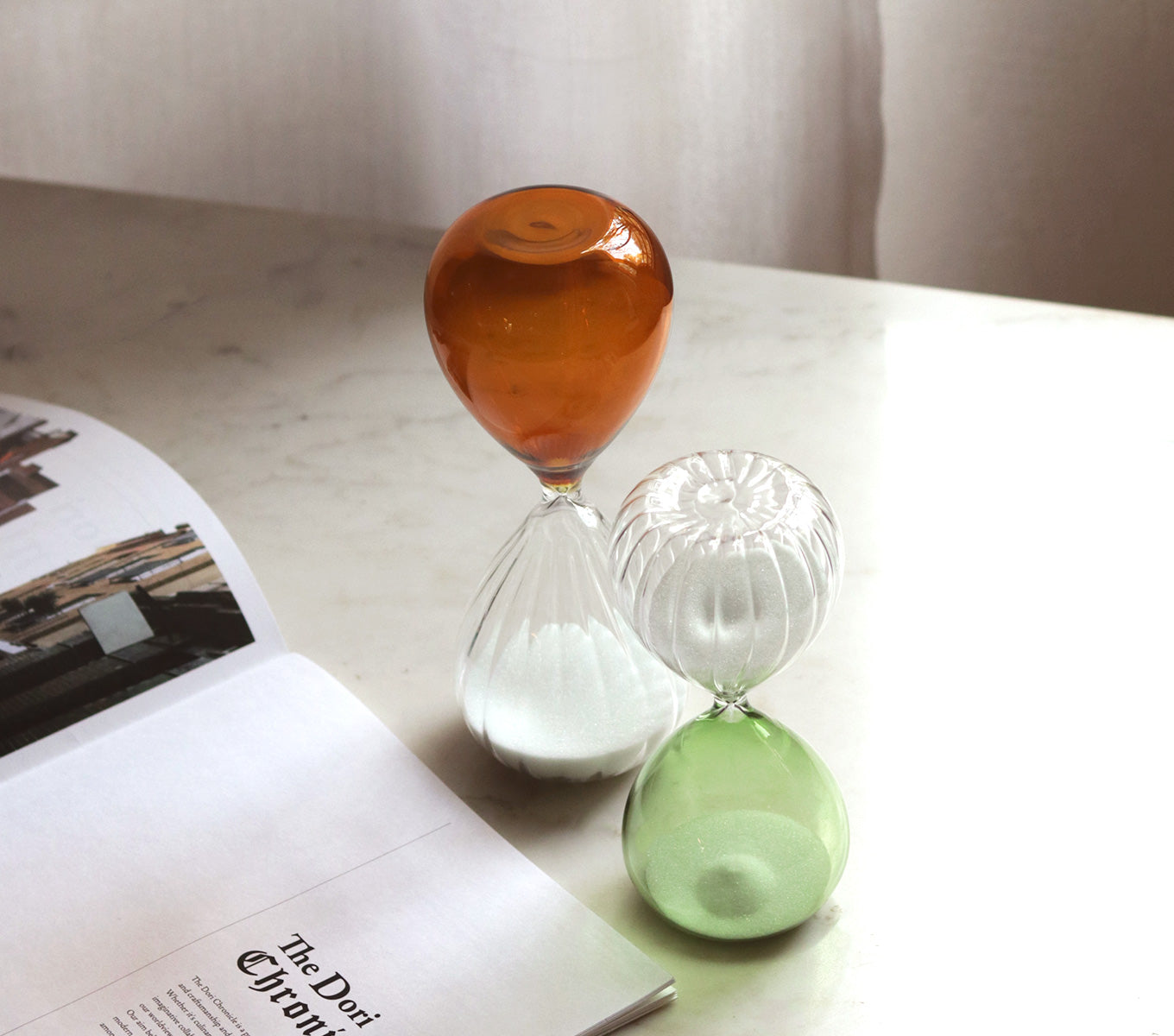 Sirius Hourglass – Timeless Elegance in Clear Glass – NAPPA DORI